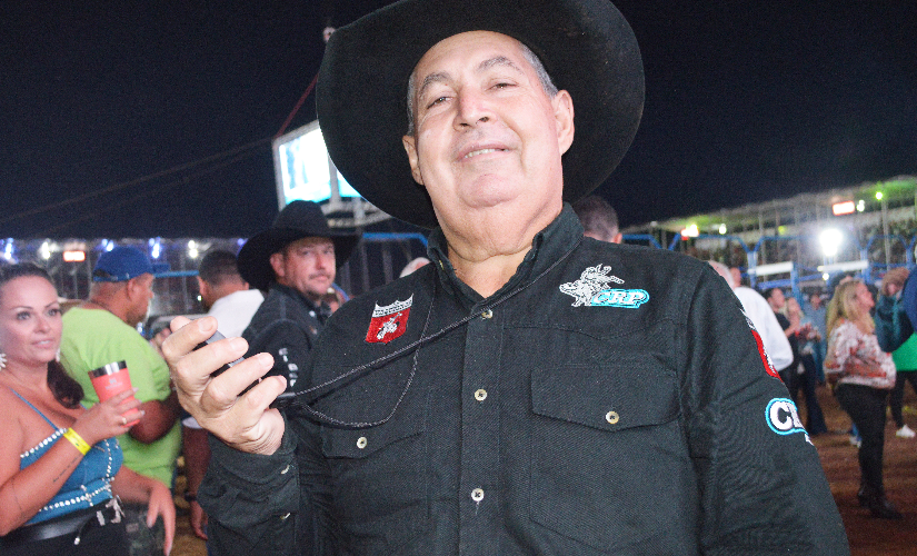 Em Santa Cruz, a despedida de um juiz de rodeio após 36 anos na arena